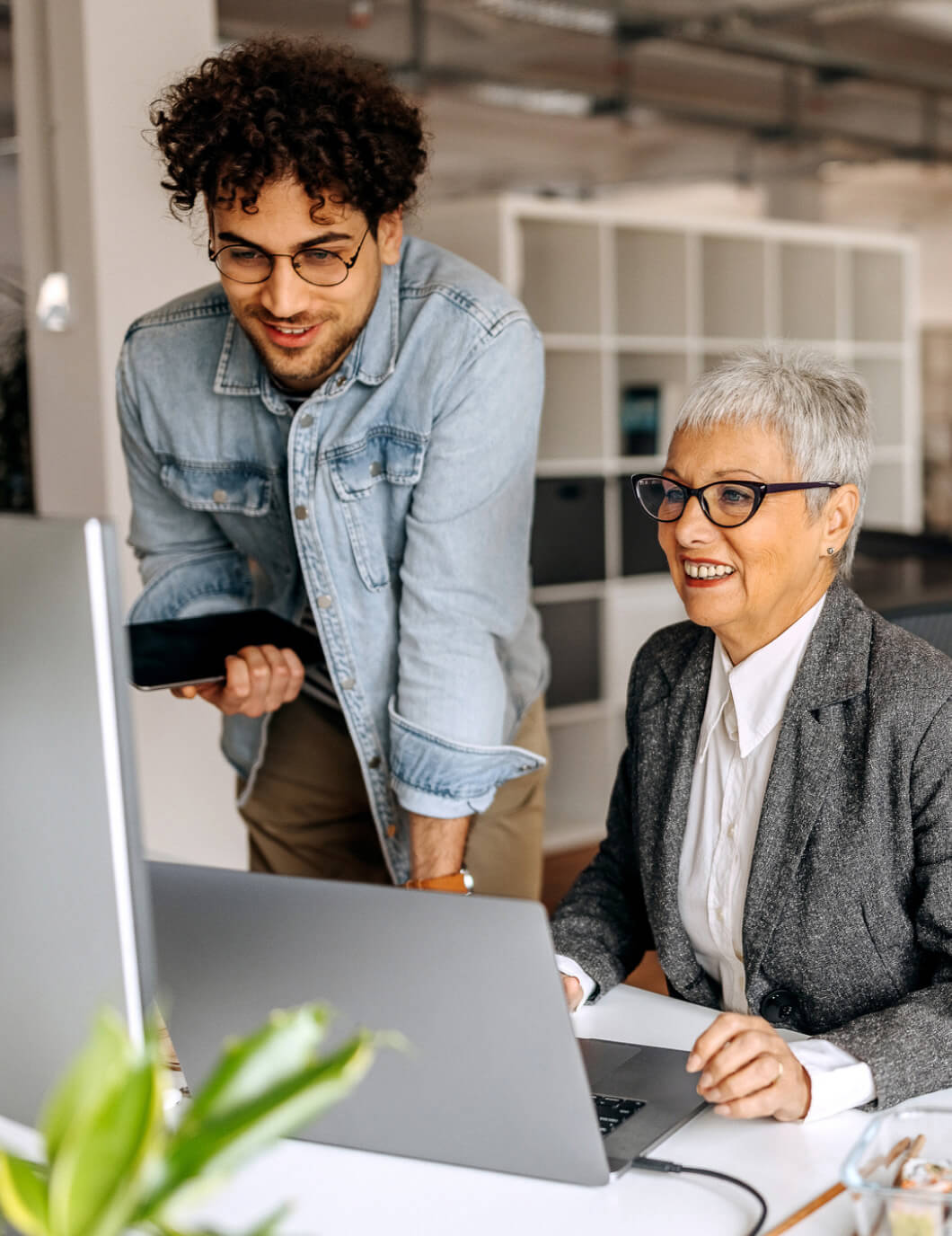 Zoho Assist Remote Desktop tool for Design Studios - Zoho Assist